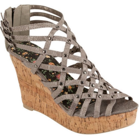 Charles Albert | Shoes | Charles Albert Strappy Studded Cage Womens ...